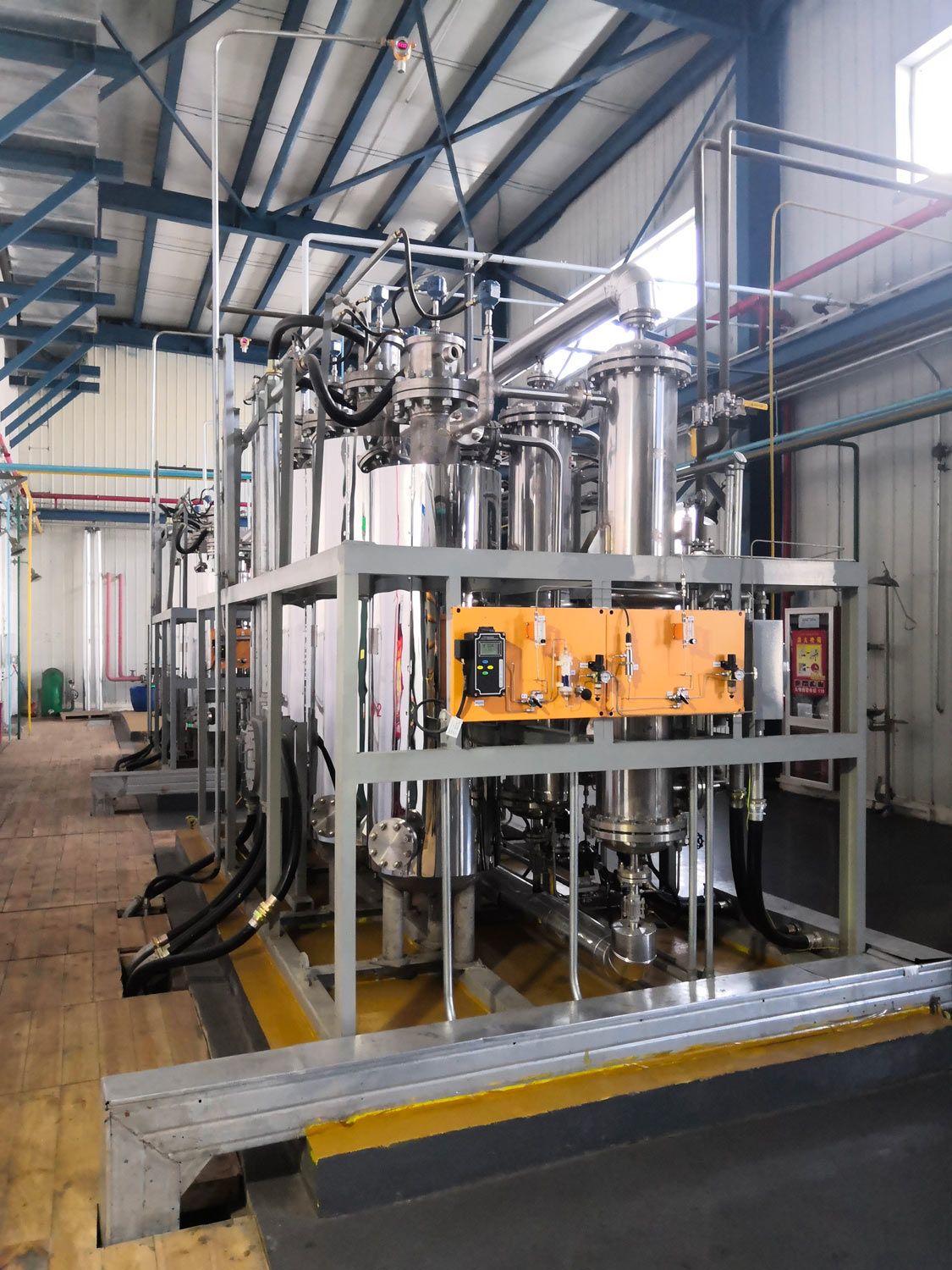 Pressurised alkaline electrolysers - John Cockerill